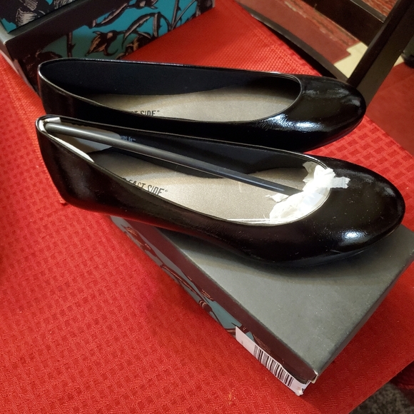LOWER EAST SIDE | Shoes | Lower East Side Black Chelsea Flat Size 7 New ...
